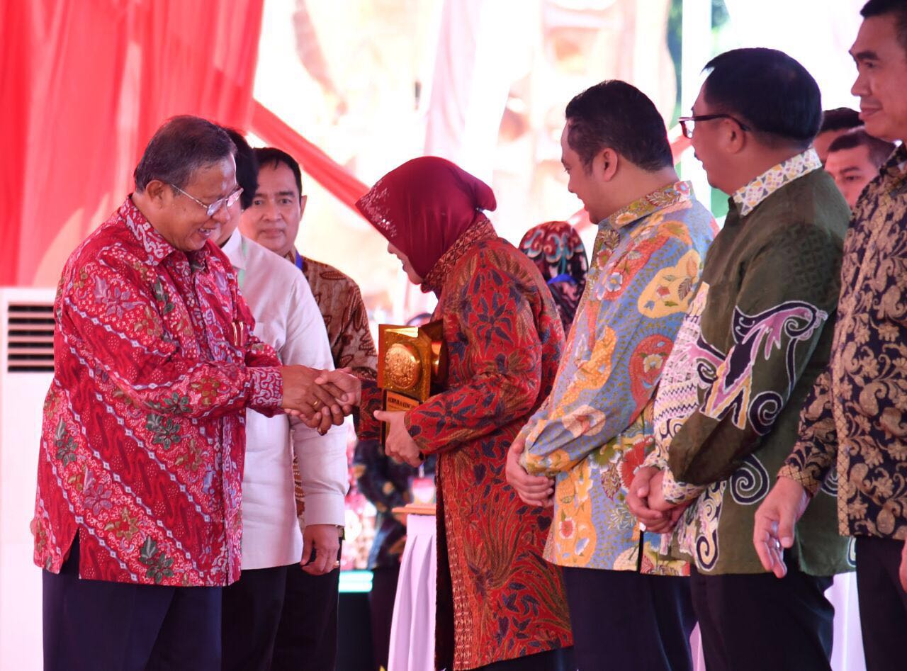 Surabaya Raih Adipura Kencana, Nirwasita Tantra, Adiwiyata dan Proklim ...
