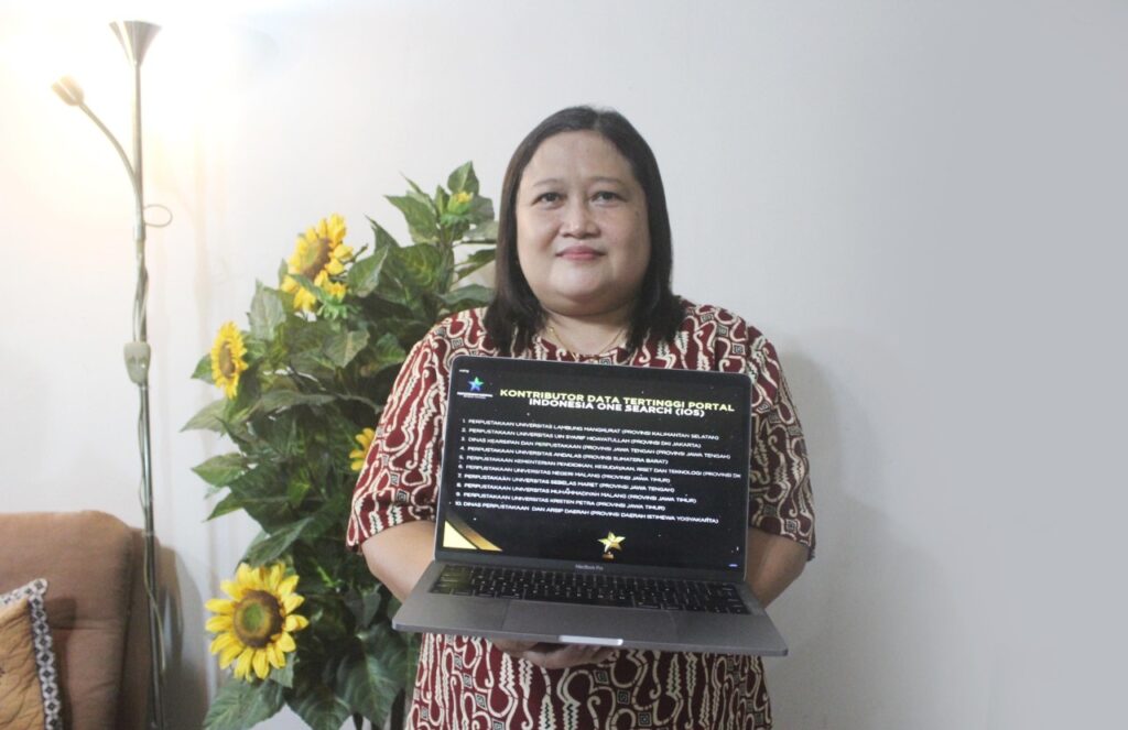 Perpustakaan UK Petra Satu-Satunya dari Surabaya yang Menerima ...